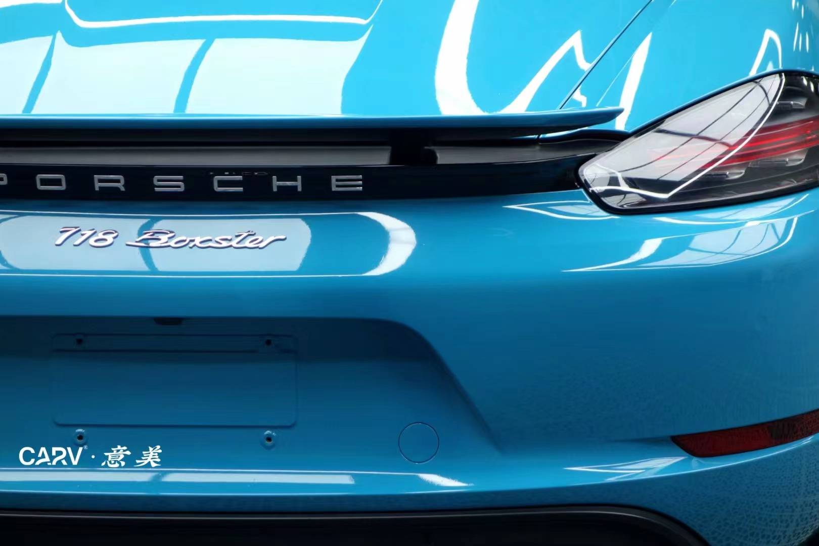 保时捷718卡孚改色膜白金迈阿密蓝，陷进浪漫动人的梦境_搜狐汽车_搜狐网