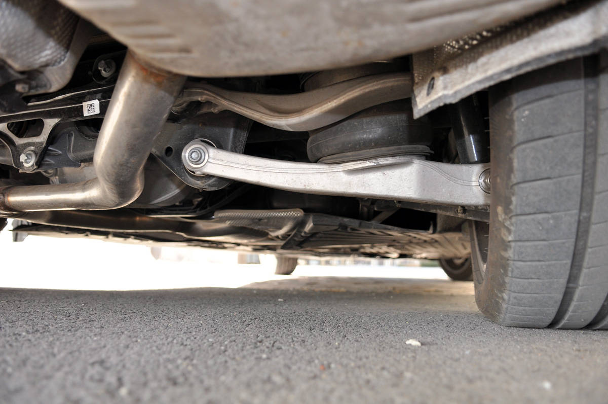 品质感豪华感依旧 TC君试驾奔驰C 350 e L_搜狐汽车_搜狐网