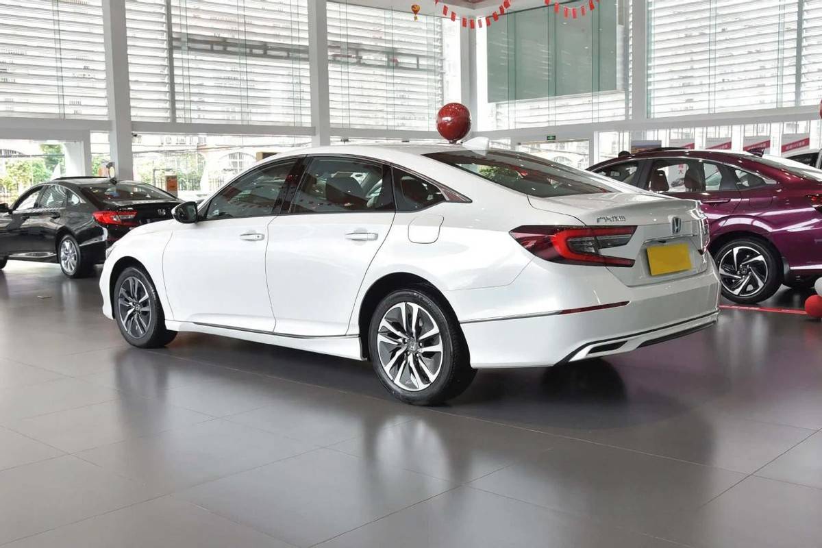 油电对比之中型车系列，本田雅阁和长安深蓝SL03，你会选择谁？_搜狐汽车_搜狐网