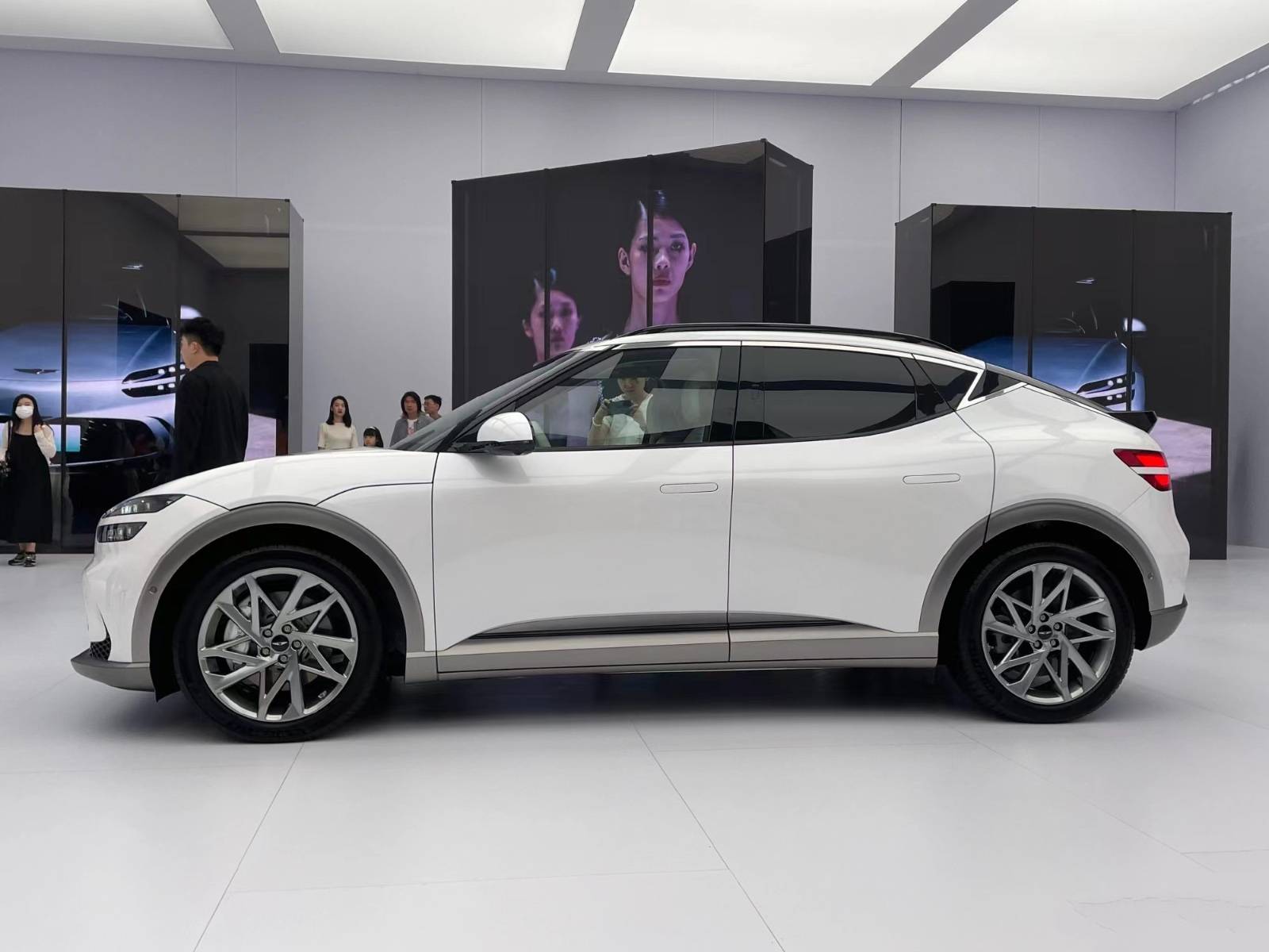 售价28.58万-35.18万元！捷尼赛思GV60上市_搜狐汽车_搜狐网