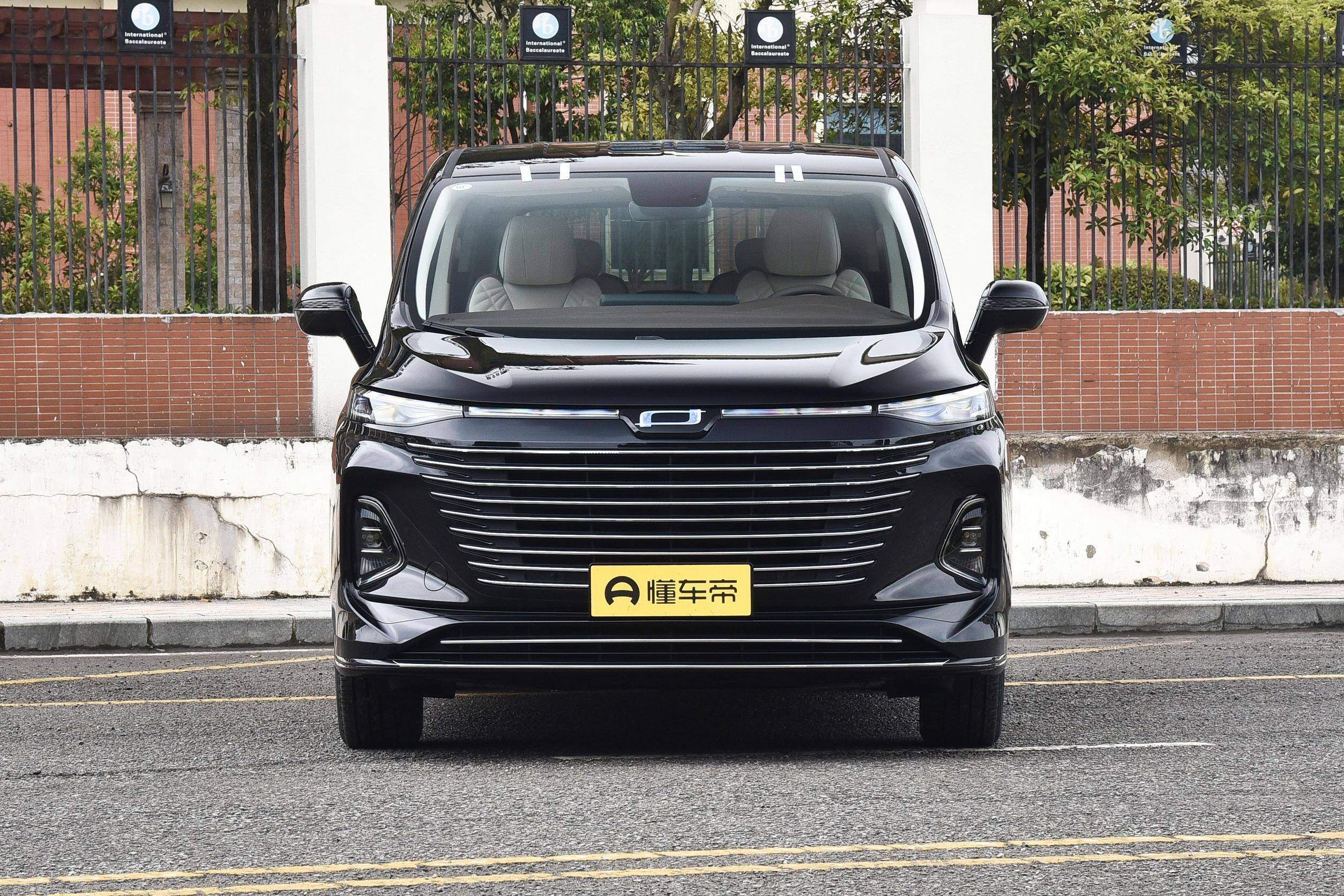 搭载2.0T+8AT，一汽奔腾M9开启预售，23.58万元起_搜狐汽车_搜狐网