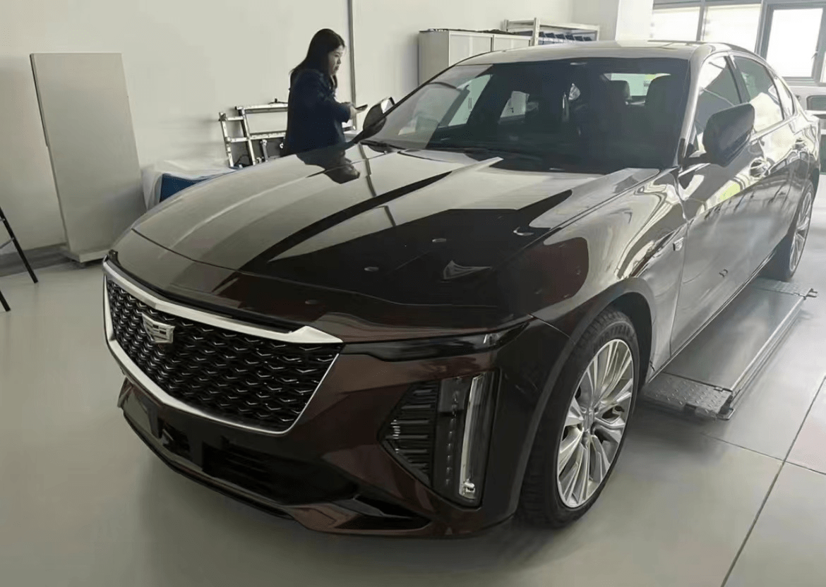 新一代凯迪拉克CT6现身，换前脸更霸气，配双联屏，还看“56E”?_搜狐汽车_搜狐网