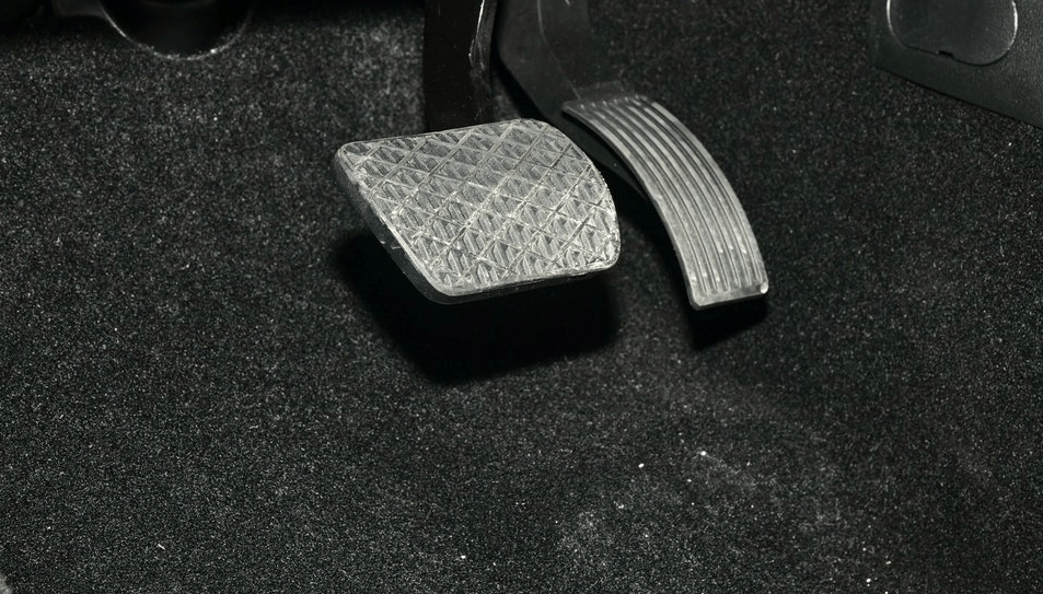 1.8T+7DCT+12.3英寸中控触，吉利全新车型实图光，智能化是亮点_搜狐汽车_搜狐网