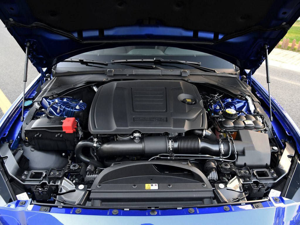 主打操控的豪车，前置后驱双叉臂，250马力+8AT，完胜3系_搜狐汽车_搜狐网