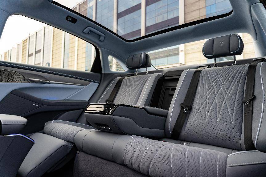 A6L车主想要买台纯电车，看了蔚来ET7，最终还是选了岚图追光_搜狐汽车_搜狐网