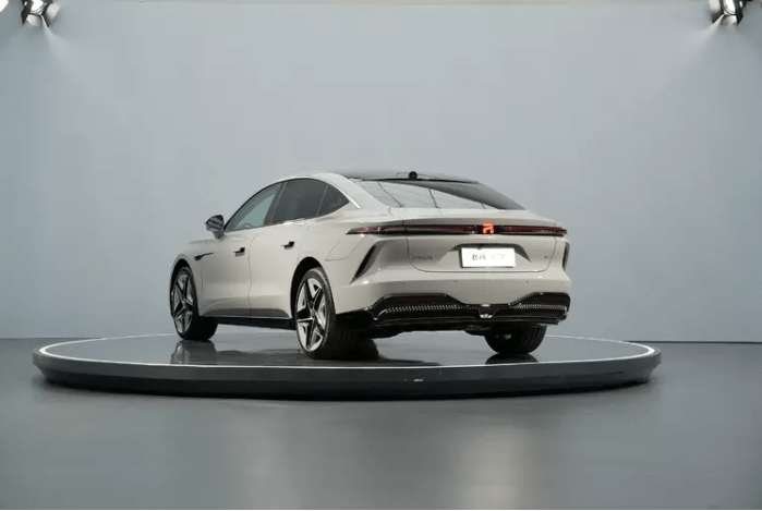 蔚来ET7的对手来啦 上汽飞凡F7上市 20.99万元起售_搜狐汽车_搜狐网