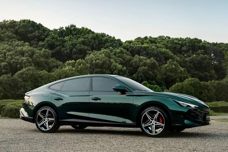 20万以内最纯粹的四门轿跑车，上汽MG7售11.98万起_搜狐汽车_搜狐网