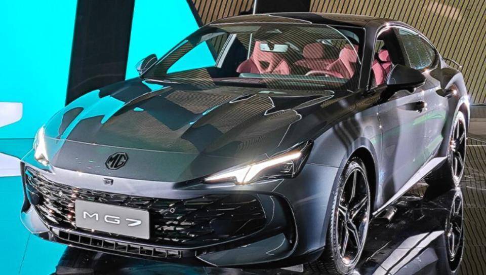 MG7迎战价格战！2.0T+电动尾翼，上汽名爵MG7售11.98万元起_搜狐汽车_搜狐网