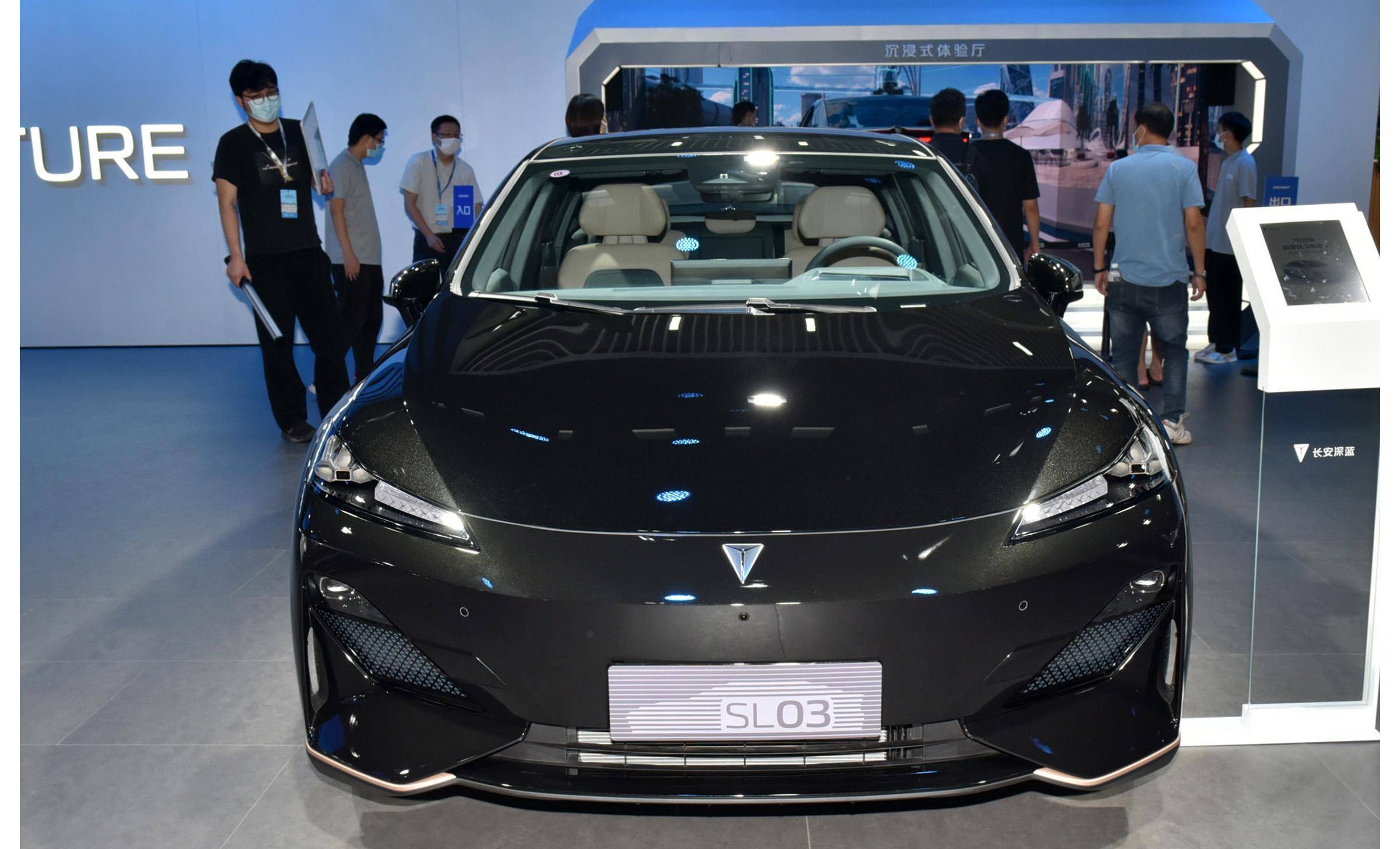 实拍深蓝SL03 705纯电版，22.19万续航超700km，6秒级加速_搜狐汽车_搜狐网