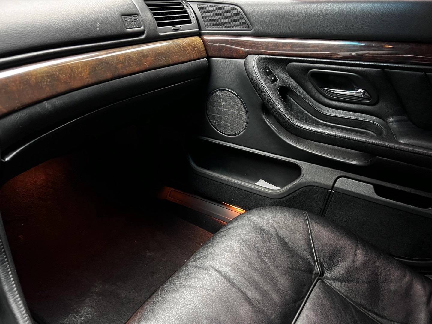 惊现 宝马E38 L7 V12限量版 ，全球899台_搜狐汽车_搜狐网