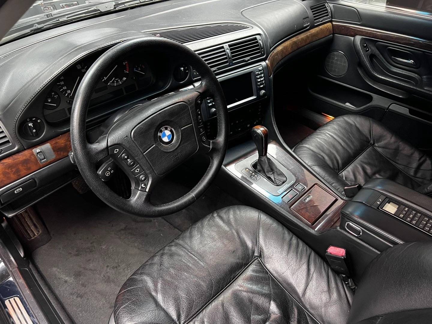 惊现 宝马E38 L7 V12限量版 ，全球899台_搜狐汽车_搜狐网