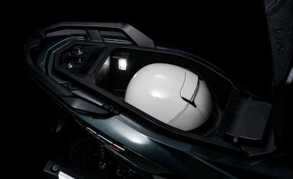 赛科龙RT1：科技感十足的高阶水冷+TCS配高清摄像头，售价15580起_搜狐汽车_搜狐网