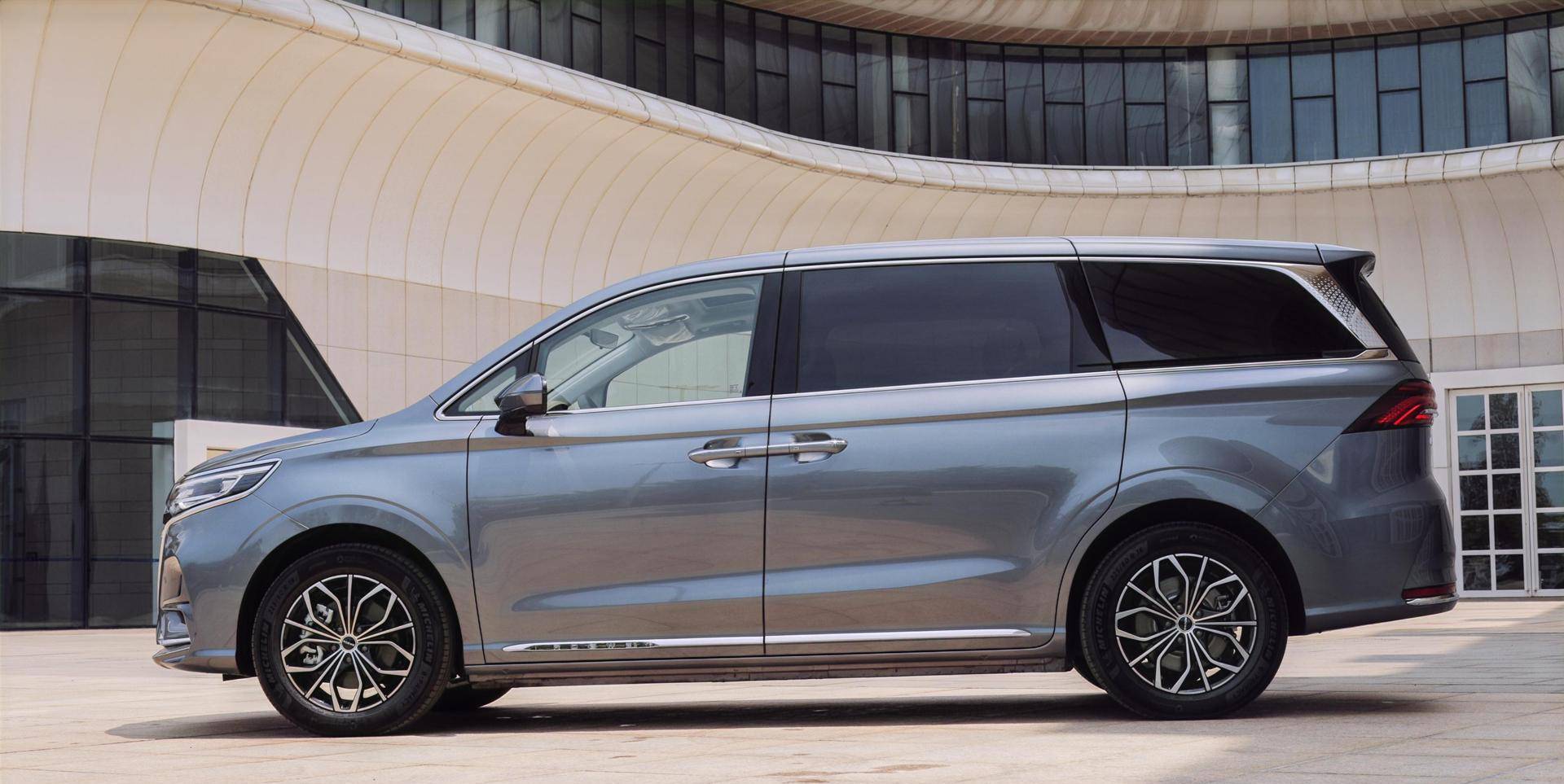 新款荣威iMAX8已上市，售价18.58万至25.58万元，配置有增有减_搜狐汽车_搜狐网