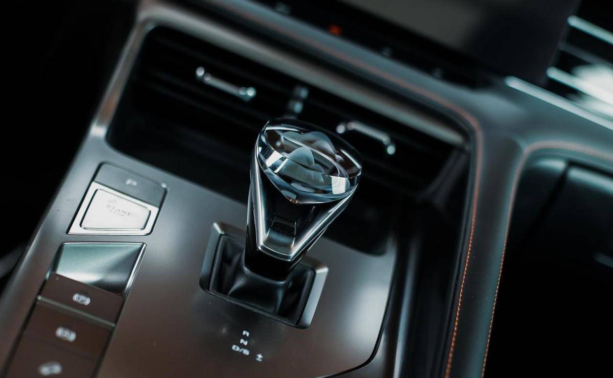 浅试第三代荣威RX5，12万级最具豪华感和科技感的SUV？_搜狐汽车_搜狐网