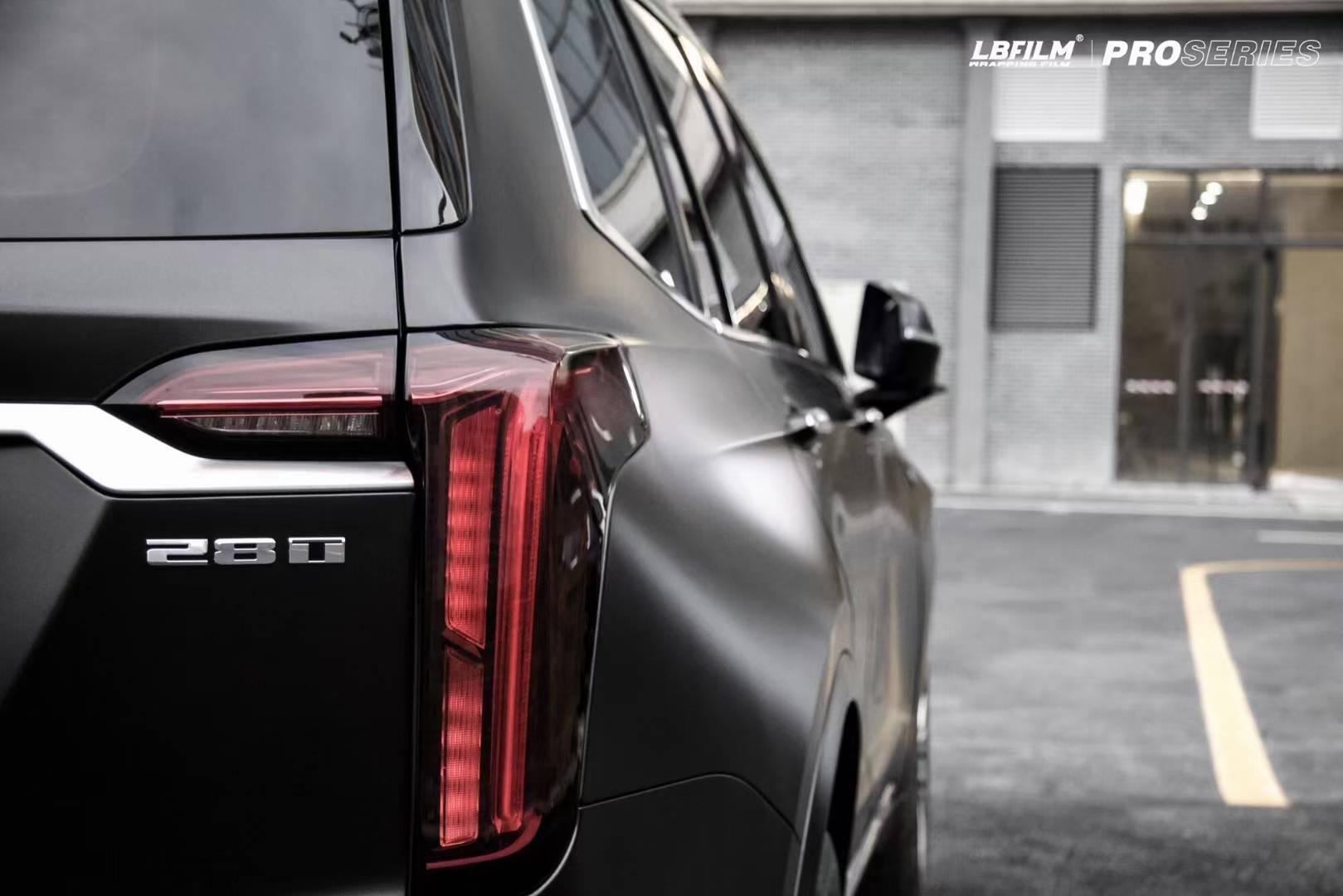 凯迪拉克XT6-LB改色膜电光金属黑，西装暴徒既视感_搜狐汽车_搜狐网