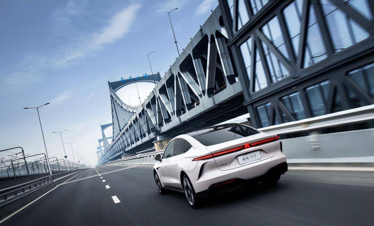 车内43英寸巨屏！飞凡F7科技配置新“卷王”_搜狐汽车_搜狐网