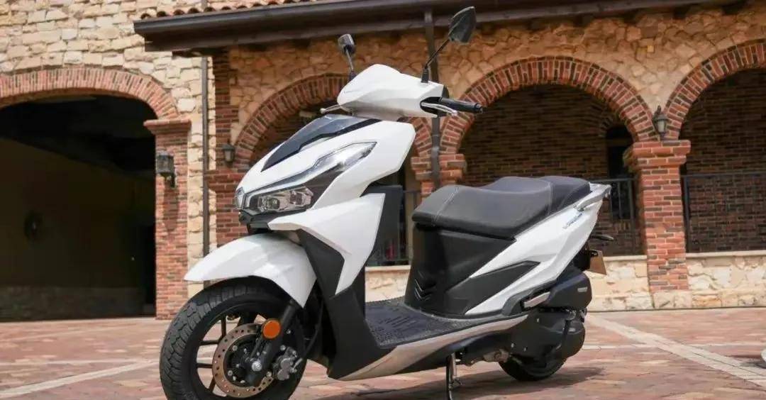 想选125踏板车，但在大阳VRS和豪爵VX之间有点纠结，如何选？_搜狐汽车_搜狐网