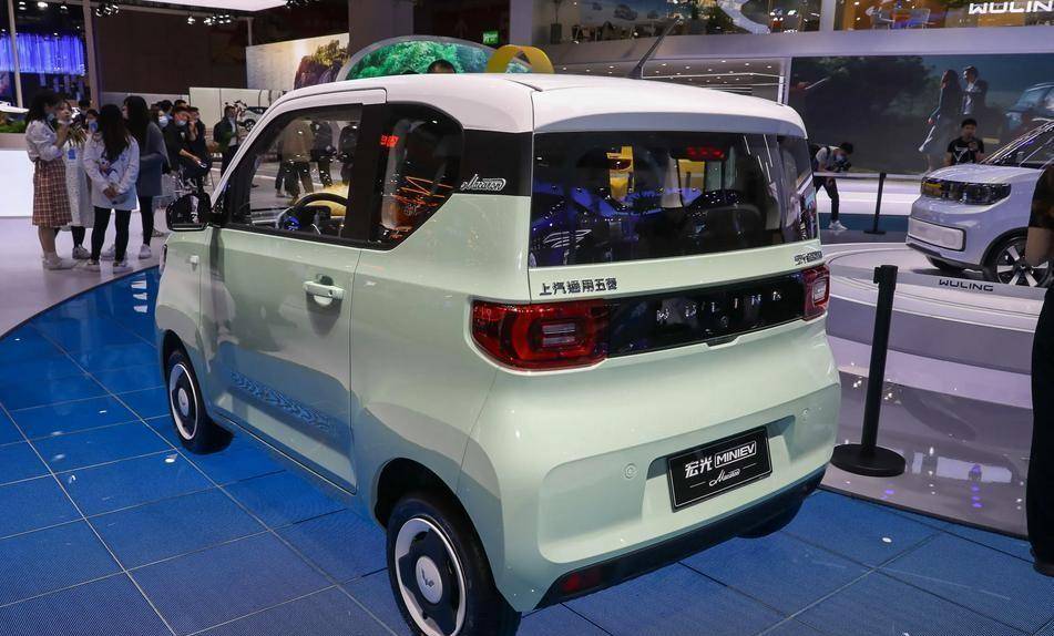 好停车、成本低，宏光MINIEV和长安Lumin谁更适合年轻人？_搜狐汽车_搜狐网