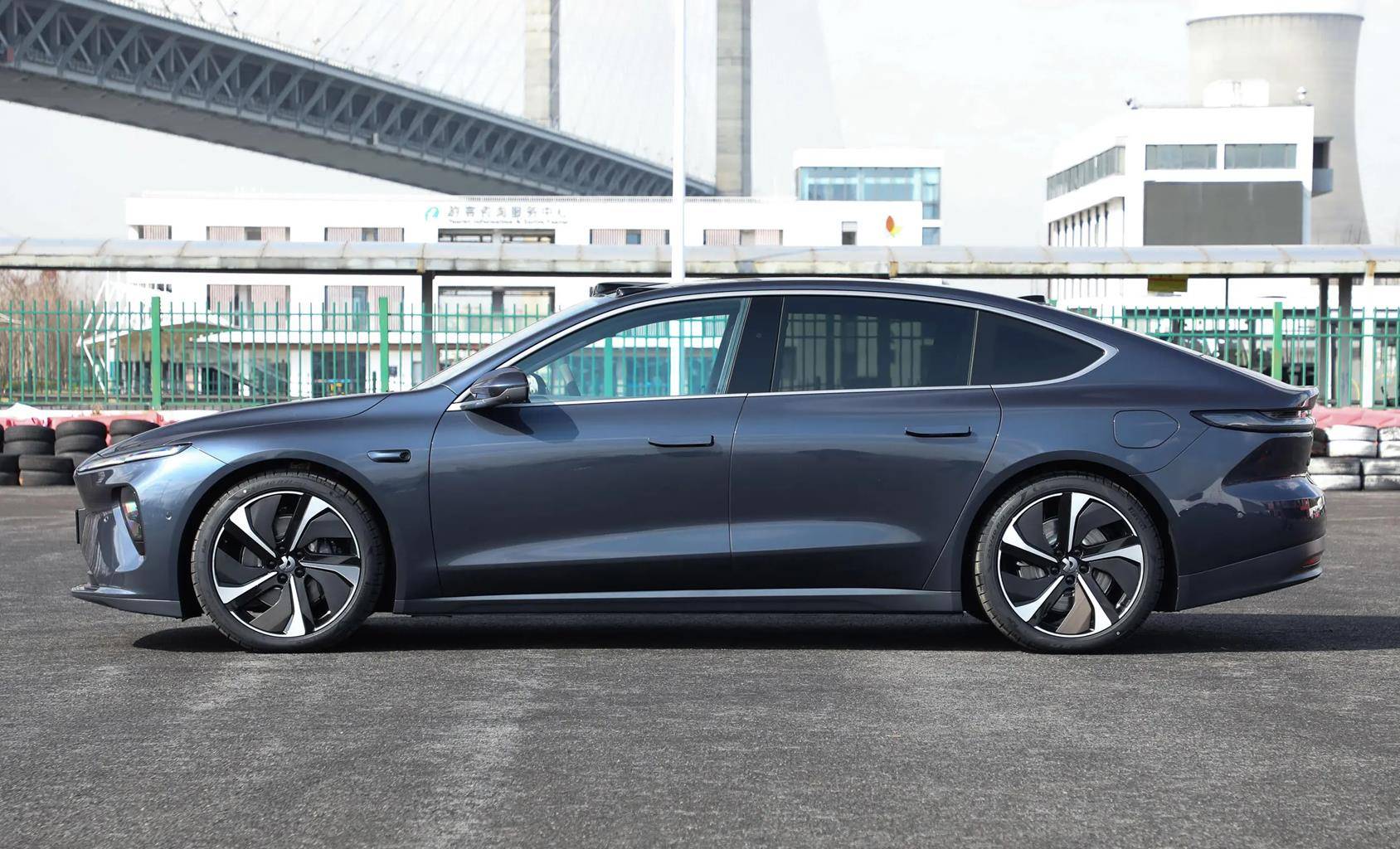 同样50万，同是电动车，奔驰EQE为什么卖不过蔚来eT7？_搜狐汽车_搜狐网