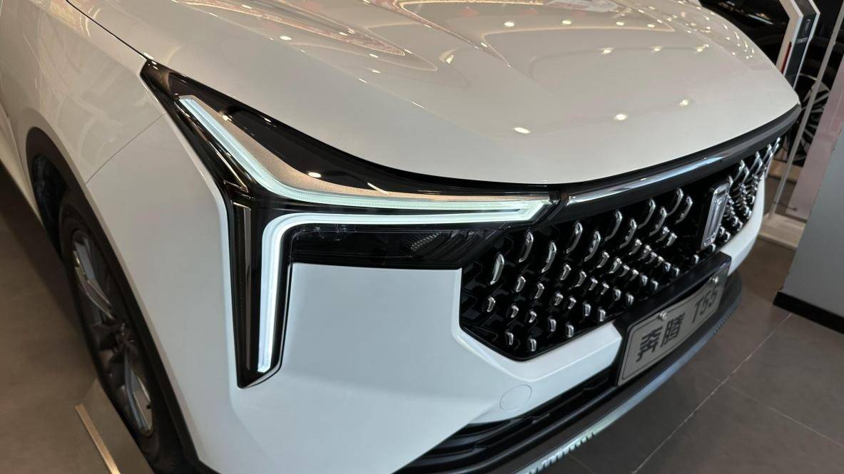 探店奔腾T55，8万级别紧凑SUV卷成这样了？_搜狐汽车_搜狐网