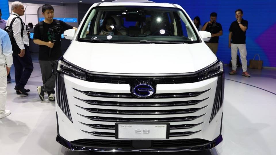 30多万买MPV，2.0T插混的传祺E9，家用选低配就足够？_搜狐汽车_搜狐网