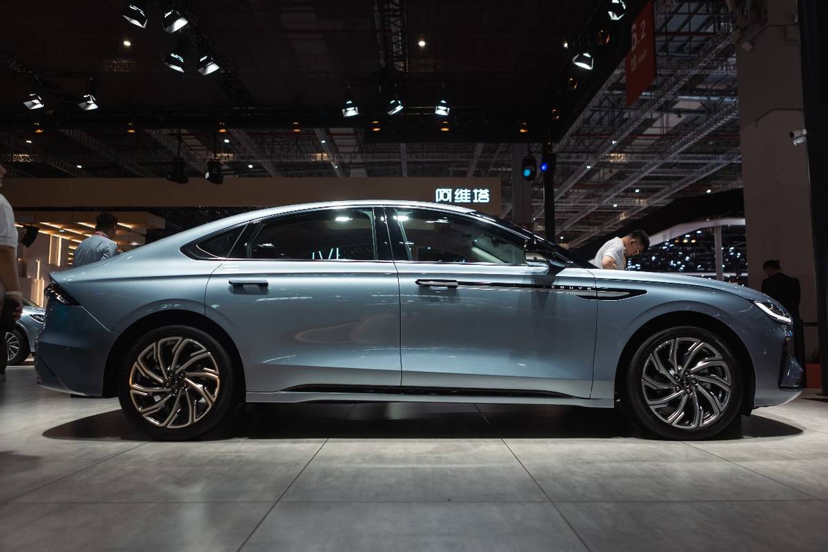 80后90后买车，奥迪A4L和林肯Z谁更吃香？_搜狐汽车_搜狐网