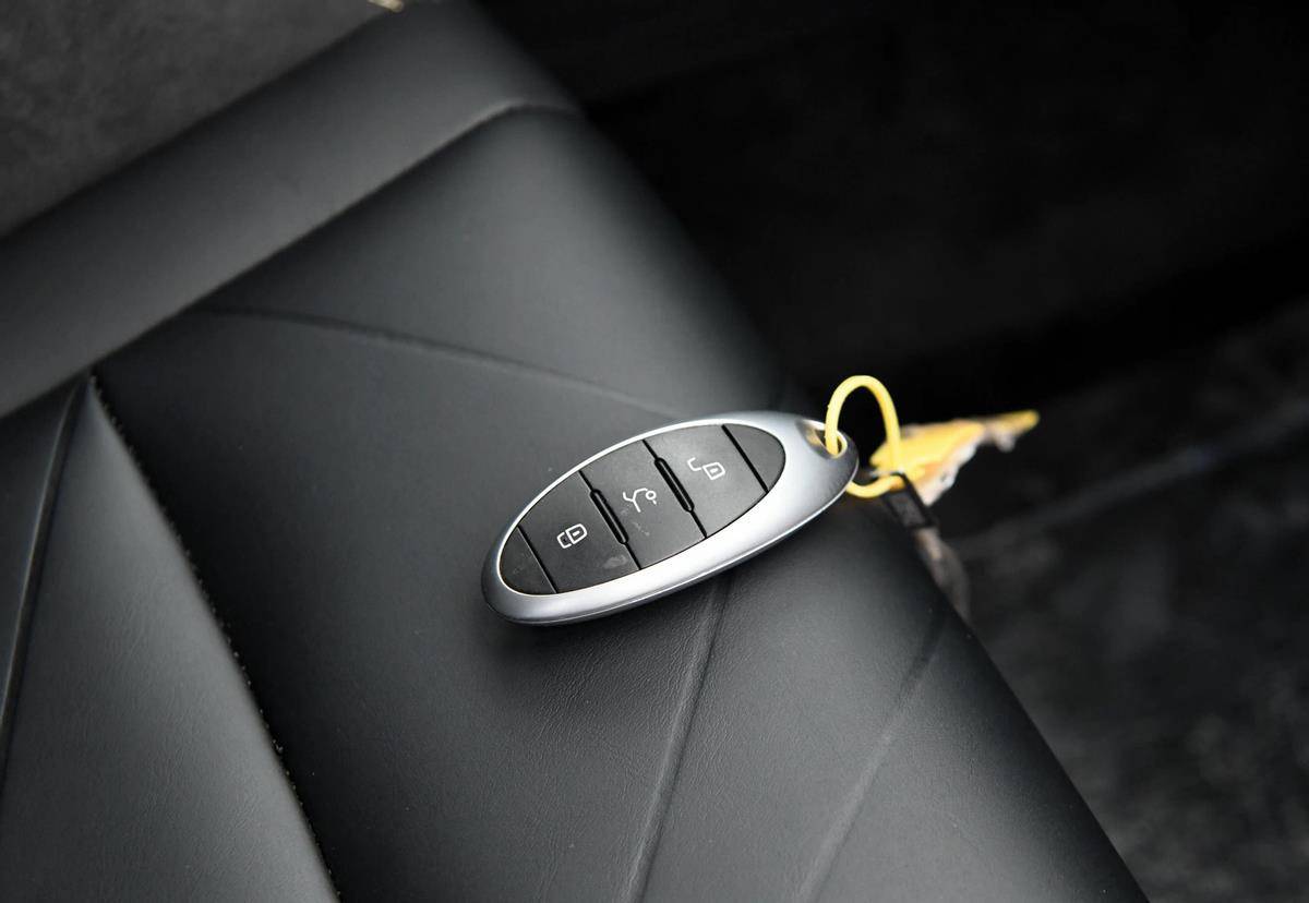 国产轿跑SUV，外观运动、动力顺滑，配2.0T+6AT，解读奔腾B70S_搜狐汽车_搜狐网