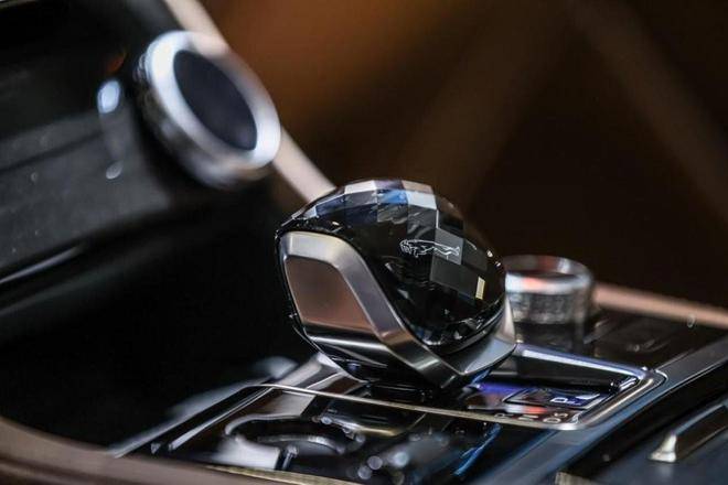 售39.98万起/主推鎏金版 2023款捷豹XFL车展上市_搜狐汽车_搜狐网