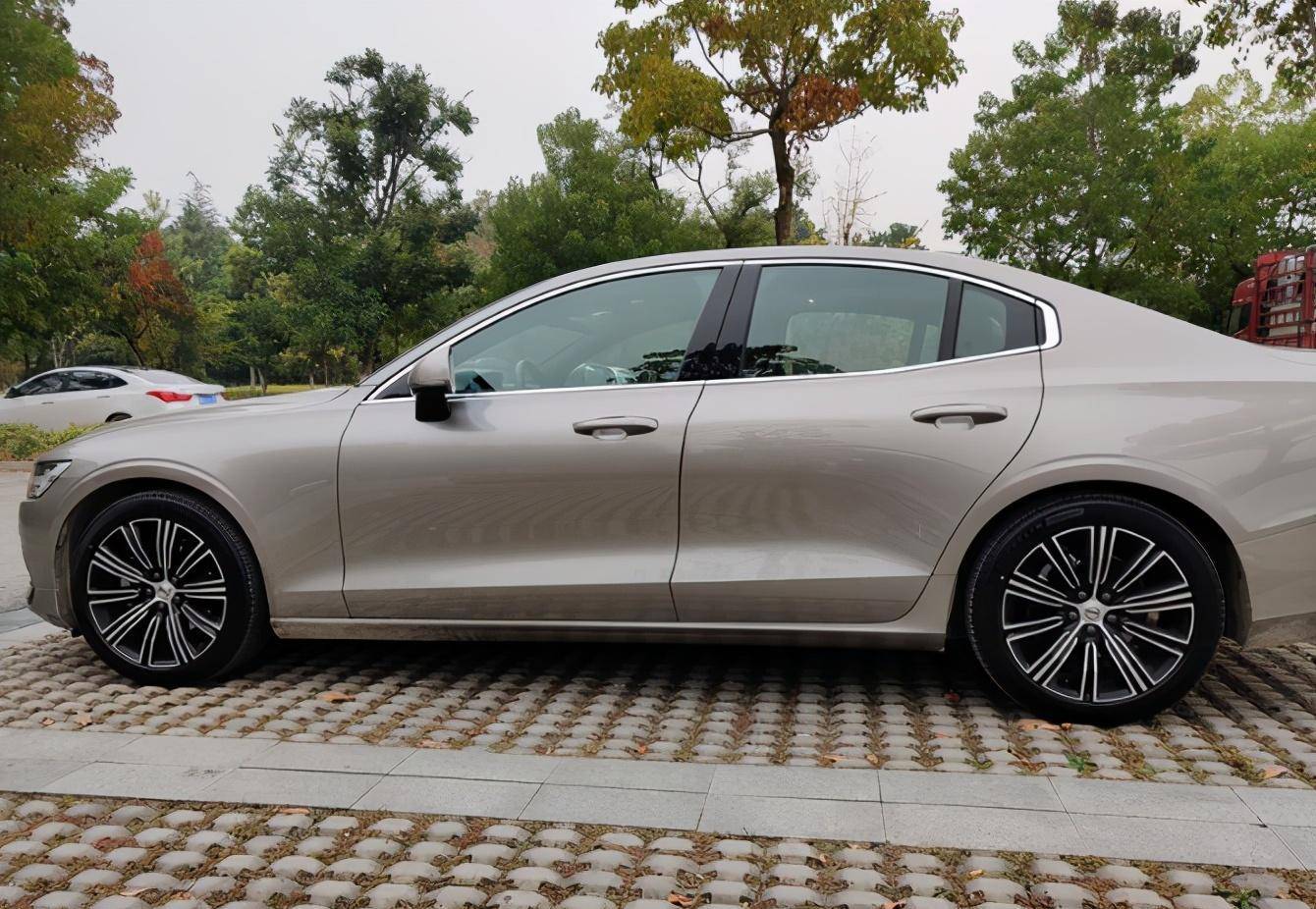 33万没要A4L却提了沃尔沃S60，3个月后，车主有话要说_搜狐汽车_搜狐网