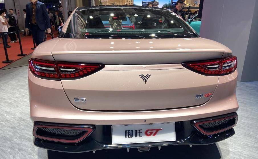 【上海车展】17.88万元起，年轻人的第一台跑车？哪吒GT正式上市_搜狐汽车_搜狐网