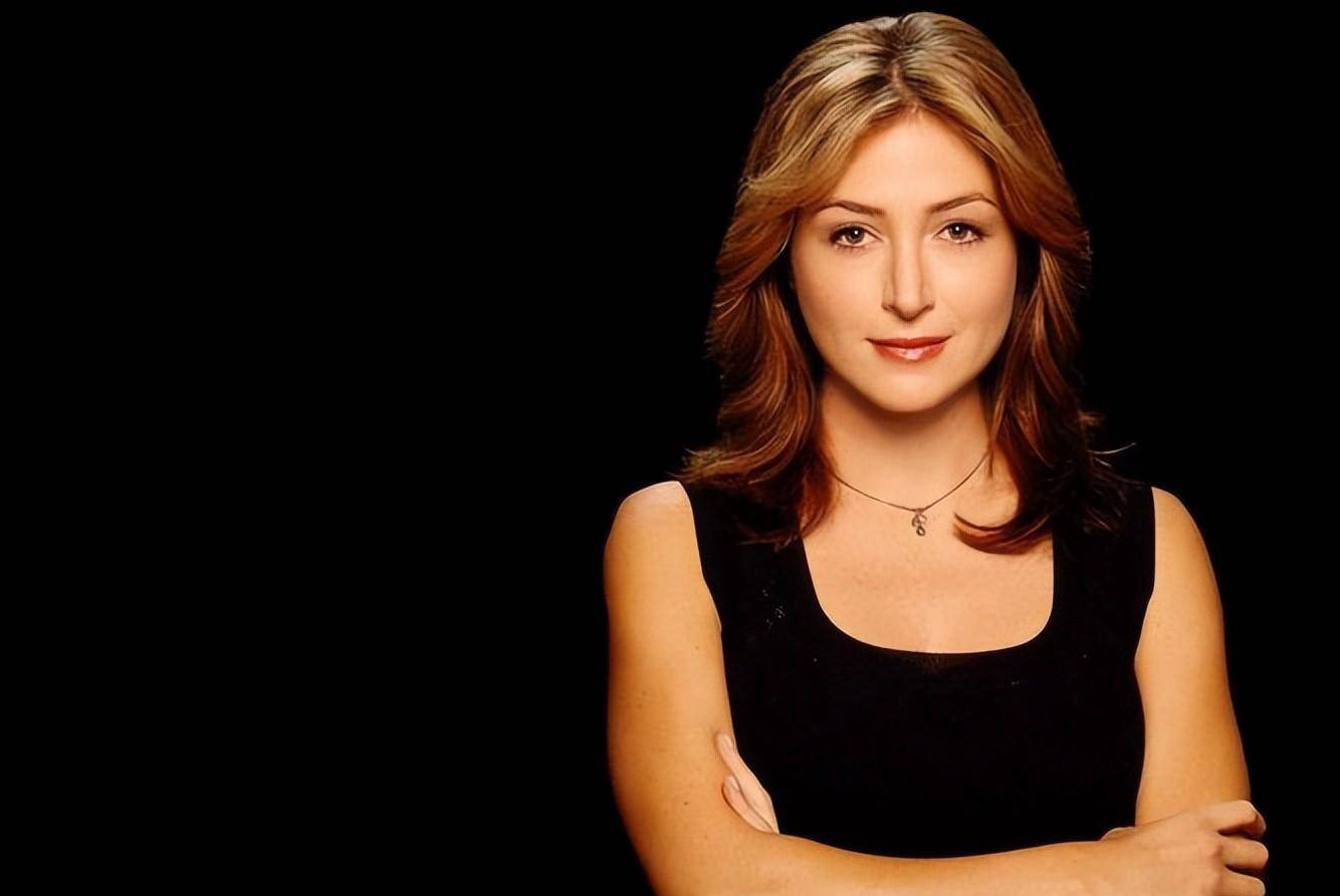 为艺术献身的女星，“风韵教师 人间极品 ”-萨莎·亚历山大_Lip_Sasha_表演