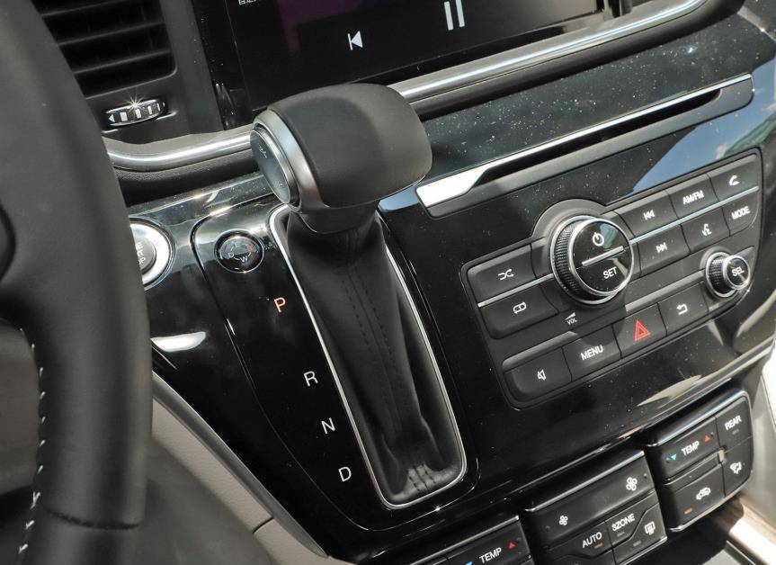 国产豪华MPV的领军者，车身超5米，390T＋爱信8AT，17.98W_搜狐汽车_搜狐网