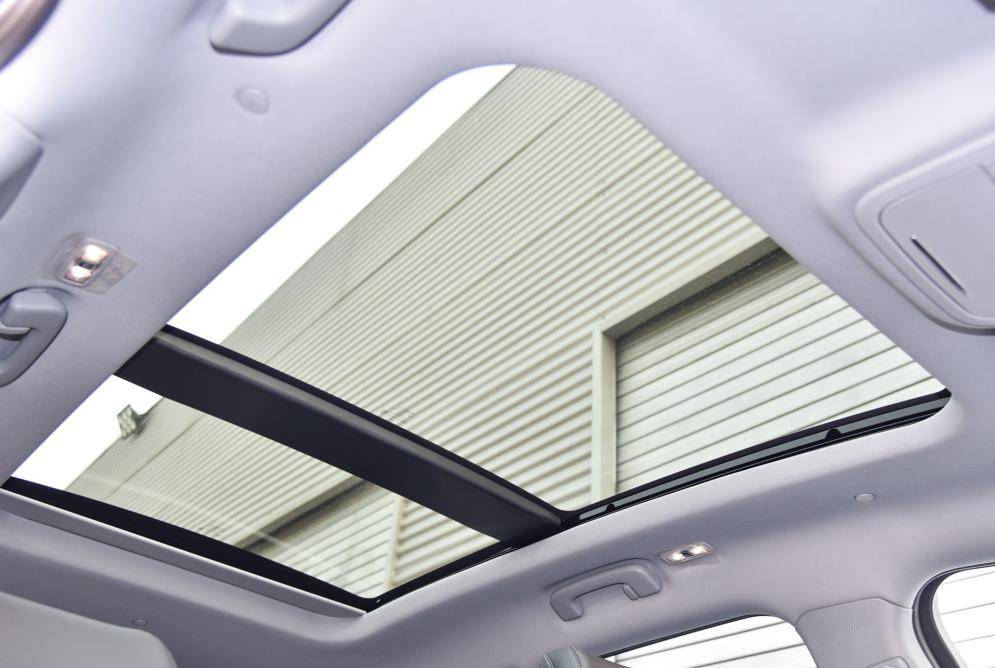 比宝马X1更豪华的美式贵族，全系245马力＋8AT，实测零百6.83秒_搜狐汽车_搜狐网