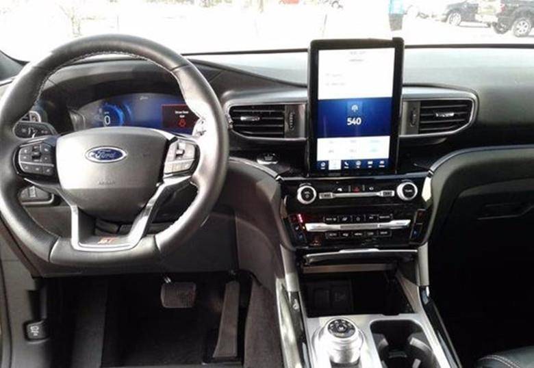 新款福特探险者ST现身，造型大气且运动，3.0T＋10AT，六座更实用_搜狐汽车_搜狐网