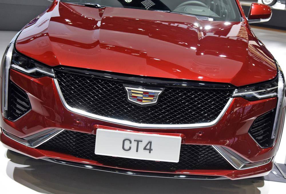 凯迪拉克CT4新增“中配版”，带座椅加热！2.0T后驱更划算_搜狐汽车_搜狐网