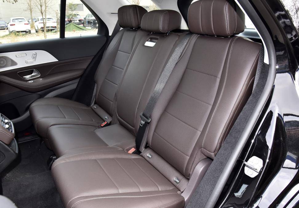 奔驰重磅车型来袭，车长超过4米9，爆367马力＋9AT，标配四驱系统_搜狐汽车_搜狐网