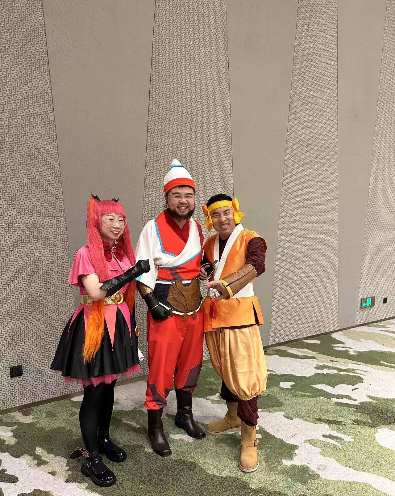众多明星cos王者荣耀，赵丽颖公孙离，娜扎貂蝉，黄子韬诸葛亮 搜狐大视野 搜狐新闻
