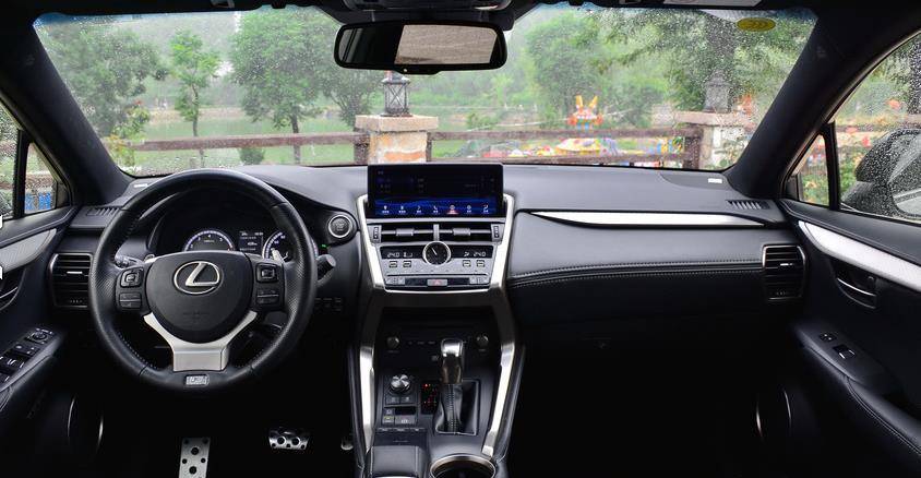 预算30万，没要奥迪Q5L选了雷克萨斯NX，开800公里，车主后悔了_搜狐汽车_搜狐网