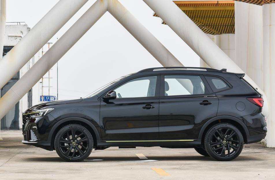 没白等，上汽荣威RX5PLUS上市，比奥迪Q3拉风，9.98万_搜狐汽车_搜狐网