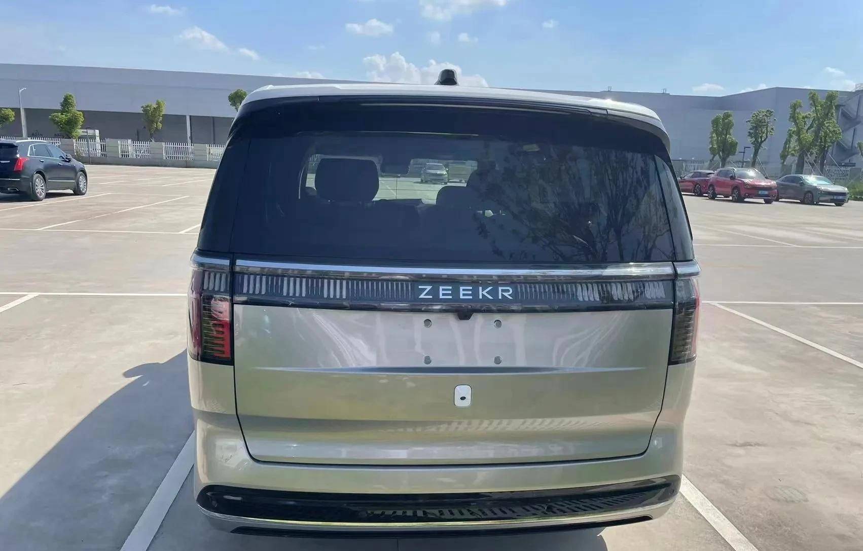 果断放弃GL8！极氪009实车现身，续航超700km，比劳斯莱斯还霸气_搜狐汽车_搜狐网