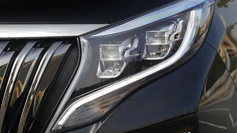 重近2吨，高速稳如牛，252马力＋爱信8AT，这才是豪华MPV_搜狐汽车_搜狐网