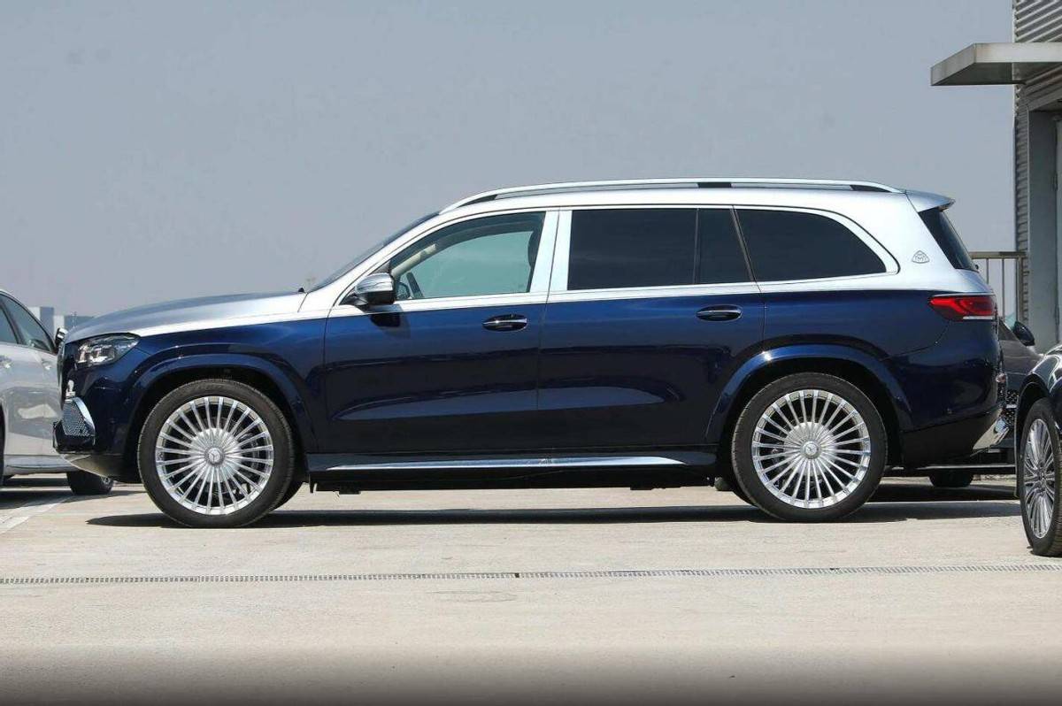 实拍迈巴赫GLS600，4.0T爆557马力，破百仅4.9秒，究竟有多强？_搜狐汽车_搜狐网
