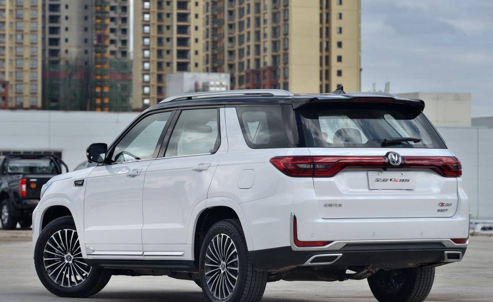 新长安CS95亮相，233马力＋四驱，比哈弗H9时尚，16.59万起_搜狐汽车_搜狐网