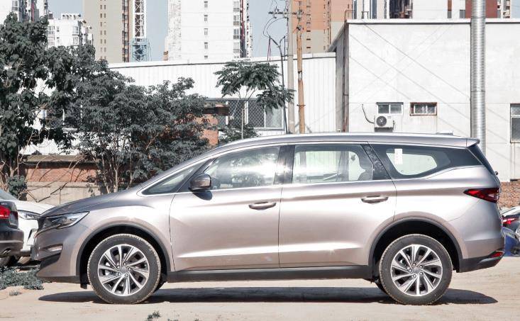 吉利推出6座MPV，1.8T＋7DCT马力184匹，轴距超2米8_搜狐汽车_搜狐网