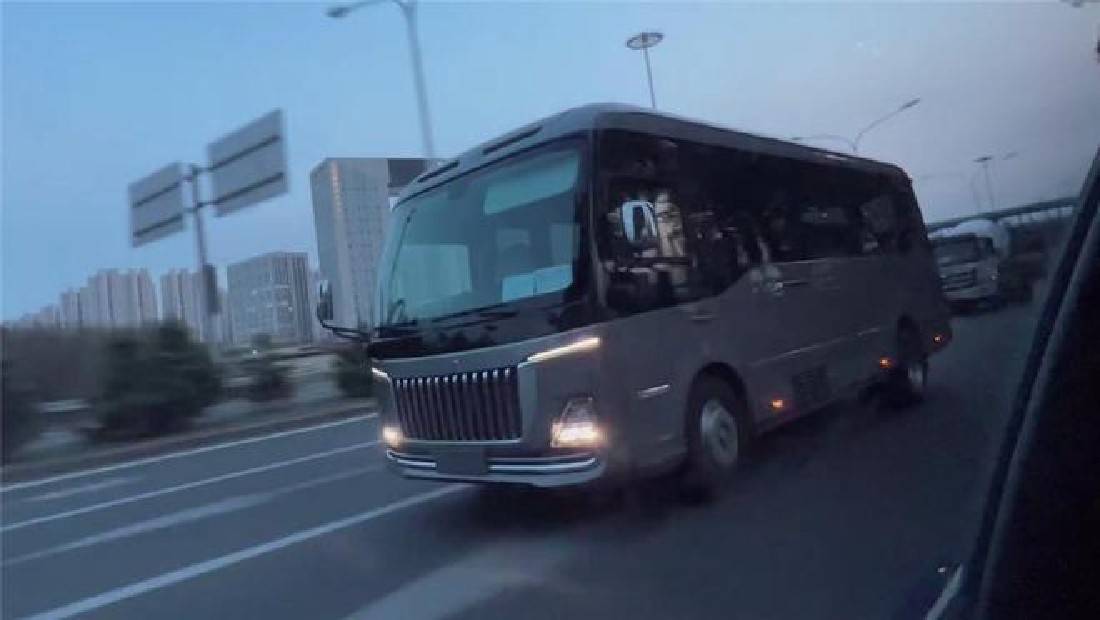 红旗QM7曝光，搭载3.0T V6发动机，丰田考斯特地位不保？_搜狐汽车_搜狐网