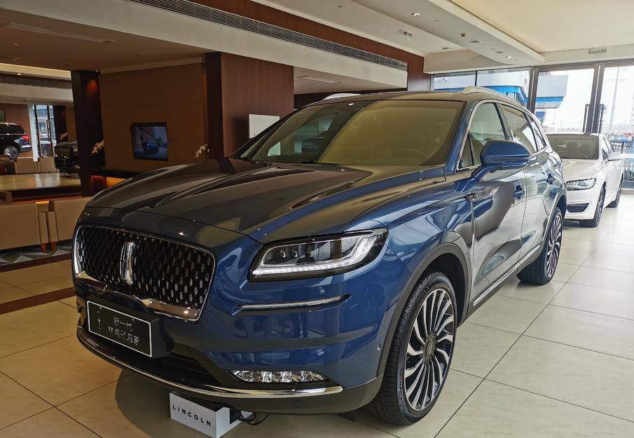 这豪车宽近2米，重超2吨，整车35处隔音，V6版比途昂便宜_搜狐汽车_搜狐网