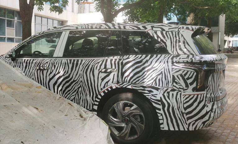 红旗HS6曝光，外观很霸气，67座布局，搭载2.0T动力_搜狐汽车_搜狐网