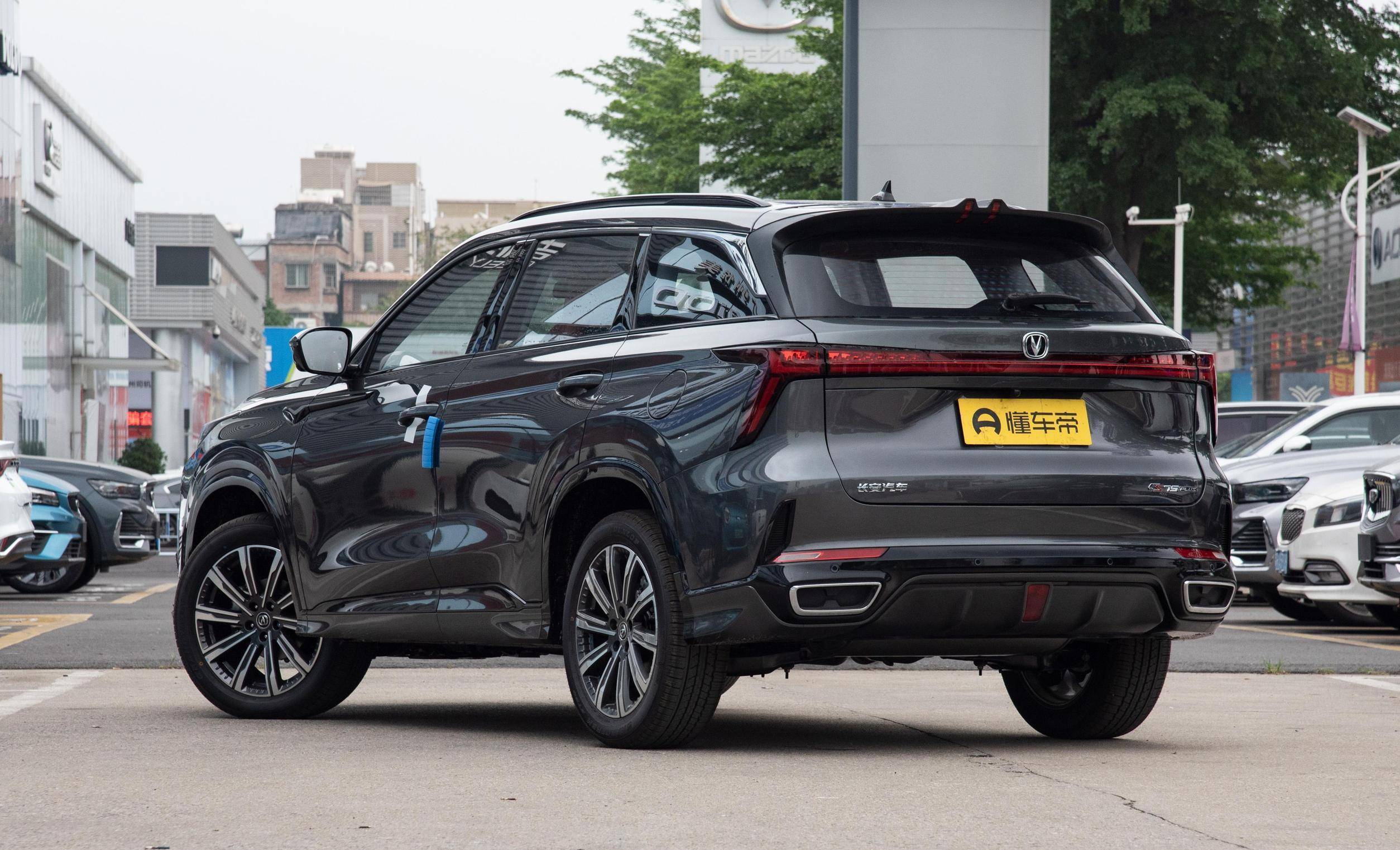 长安交出答卷：第三代CS75 PLUS上市，12.49万起，颜值不俗_搜狐汽车_搜狐网