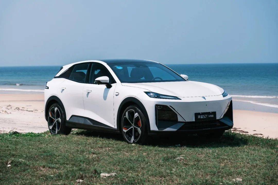 外表运动、内里舒适，这台长得像兰博基尼的SUV很超值？_搜狐汽车_搜狐网