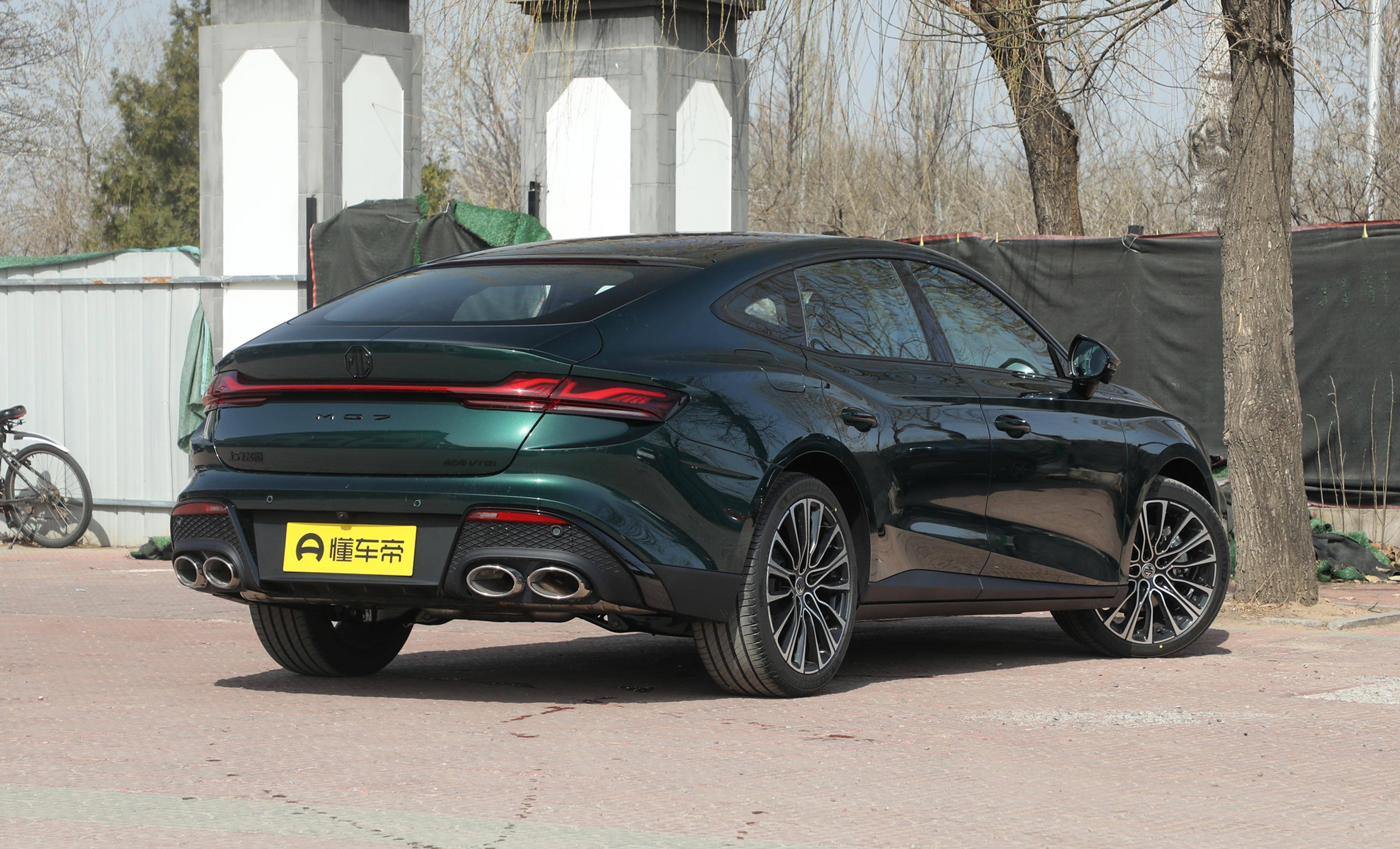 预算15万左右，可以看看这款，内饰讨喜，配261Ps+9AT，油耗不高_搜狐汽车_搜狐网